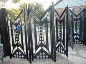 30 Eye-catching Automatic Stand Out Gates Designs - InteriorSherpa