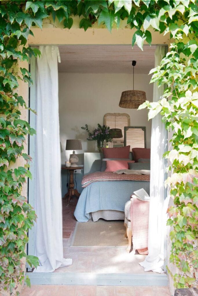 24 Rustic Bedroom Ideas That Will Add Charm to Bedroom - InteriorSherpa