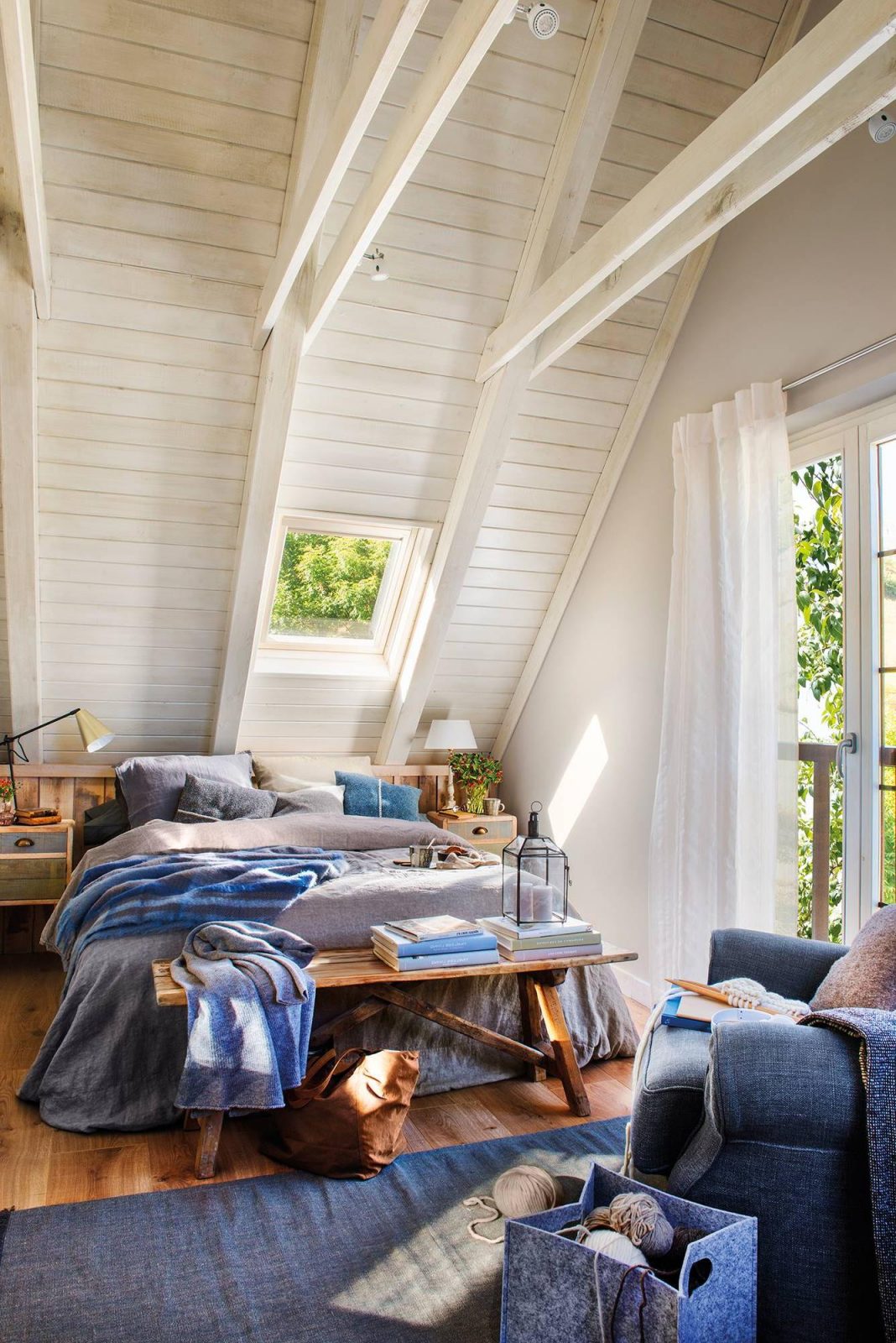 24 Rustic Bedroom Ideas That Will Add Charm to Bedroom - InteriorSherpa