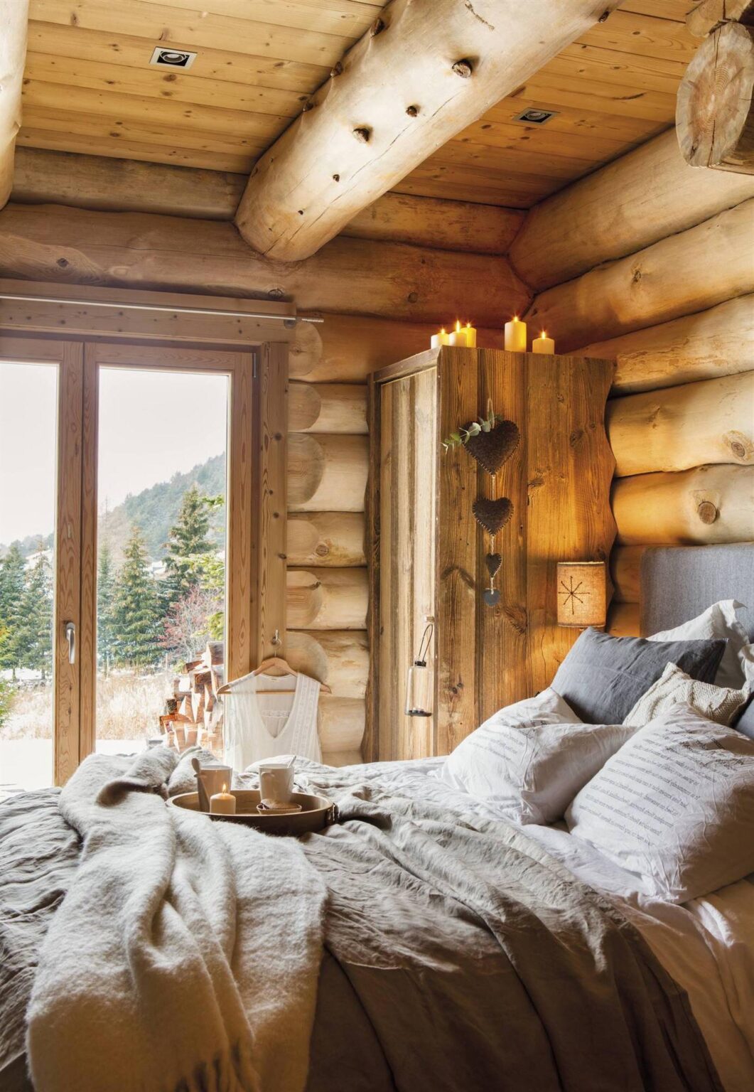 24 Rustic Bedroom Ideas That Will Add Charm to Bedroom - InteriorSherpa