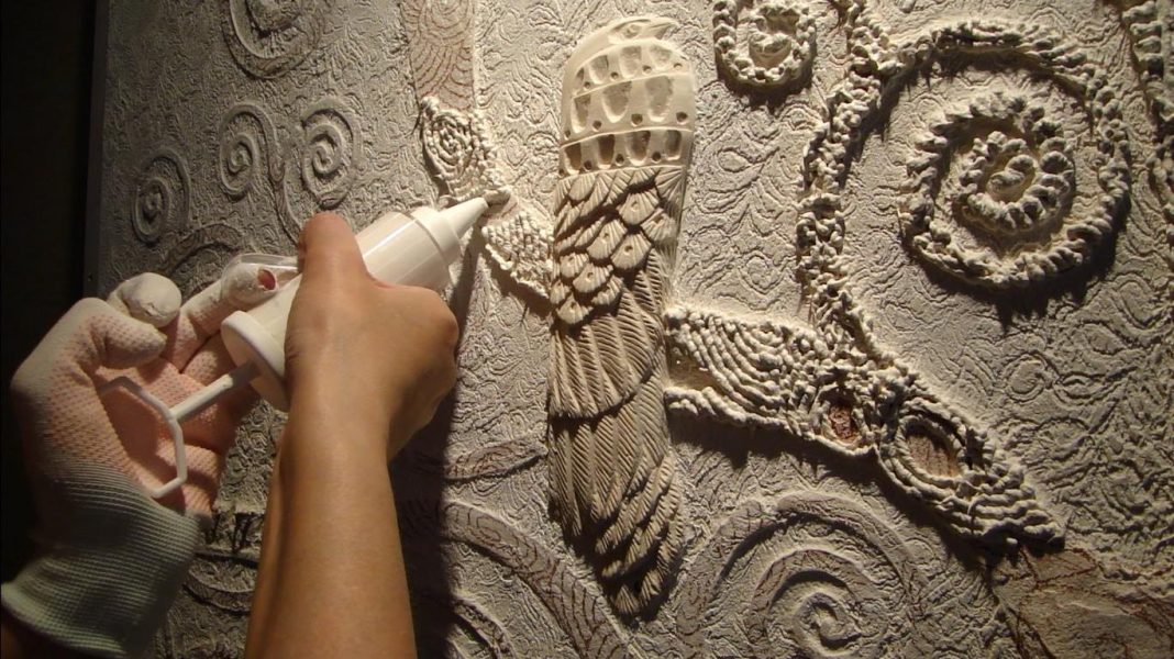 25 Ideas For Some Iconic Ceiling and Wall Moldings - InteriorSherpa