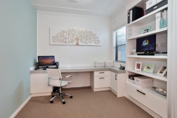 30 Best Corner Computer Desks To Maximize Your Space - InteriorSherpa