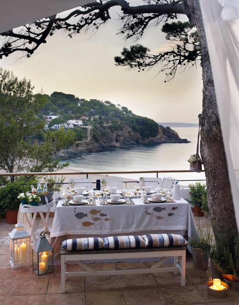 29 Outdoor Dining Tables For Dining Alfresco - InteriorSherpa