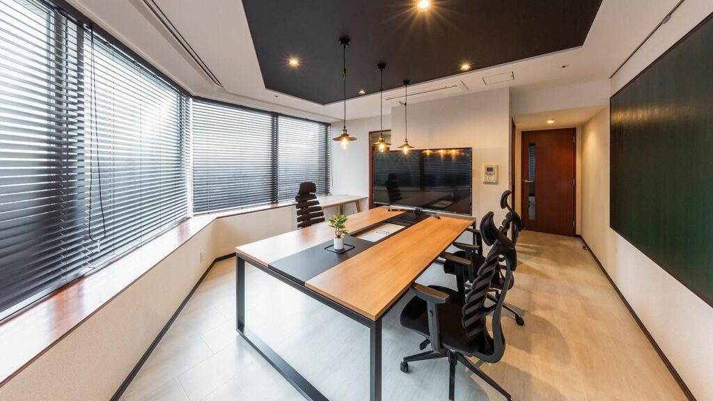 20 Creative and Unique Small Office Design - InteriorSherpa