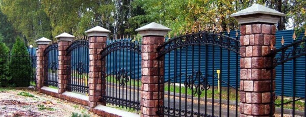 24 Durable And Beautiful Wrought Iron Fences and Gates - InteriorSherpa