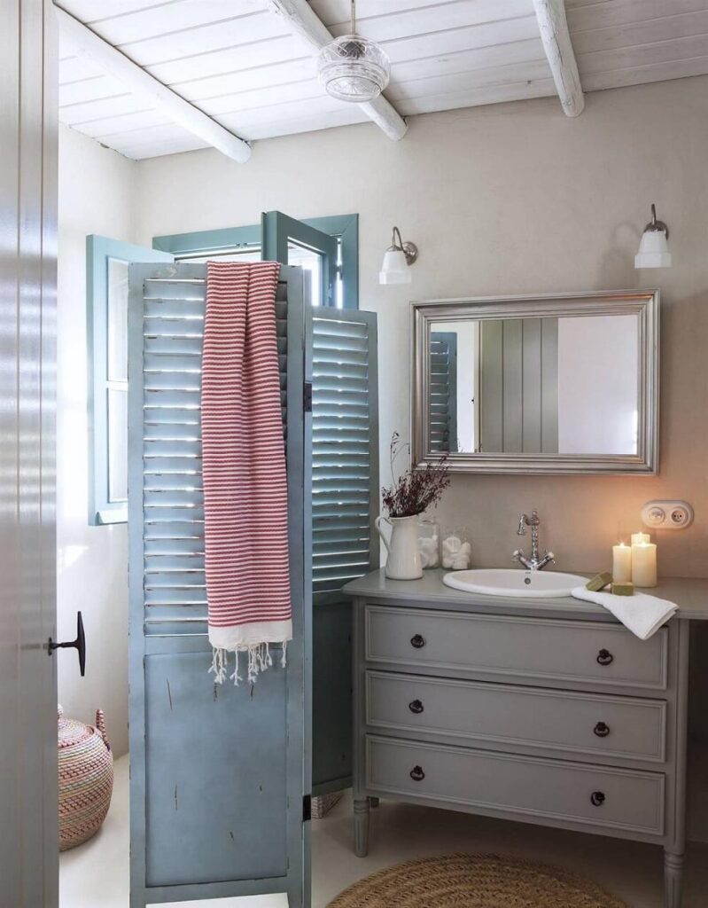 24 Stylish Vintage Chest of Drawers For Any Room - InteriorSherpa