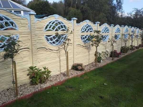 41 Decorative Fences To Spice Up Any Garden - InteriorSherpa