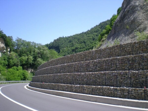 37 Gabion Designs to Fulfill Your Outdoor Design Needs - InteriorSherpa